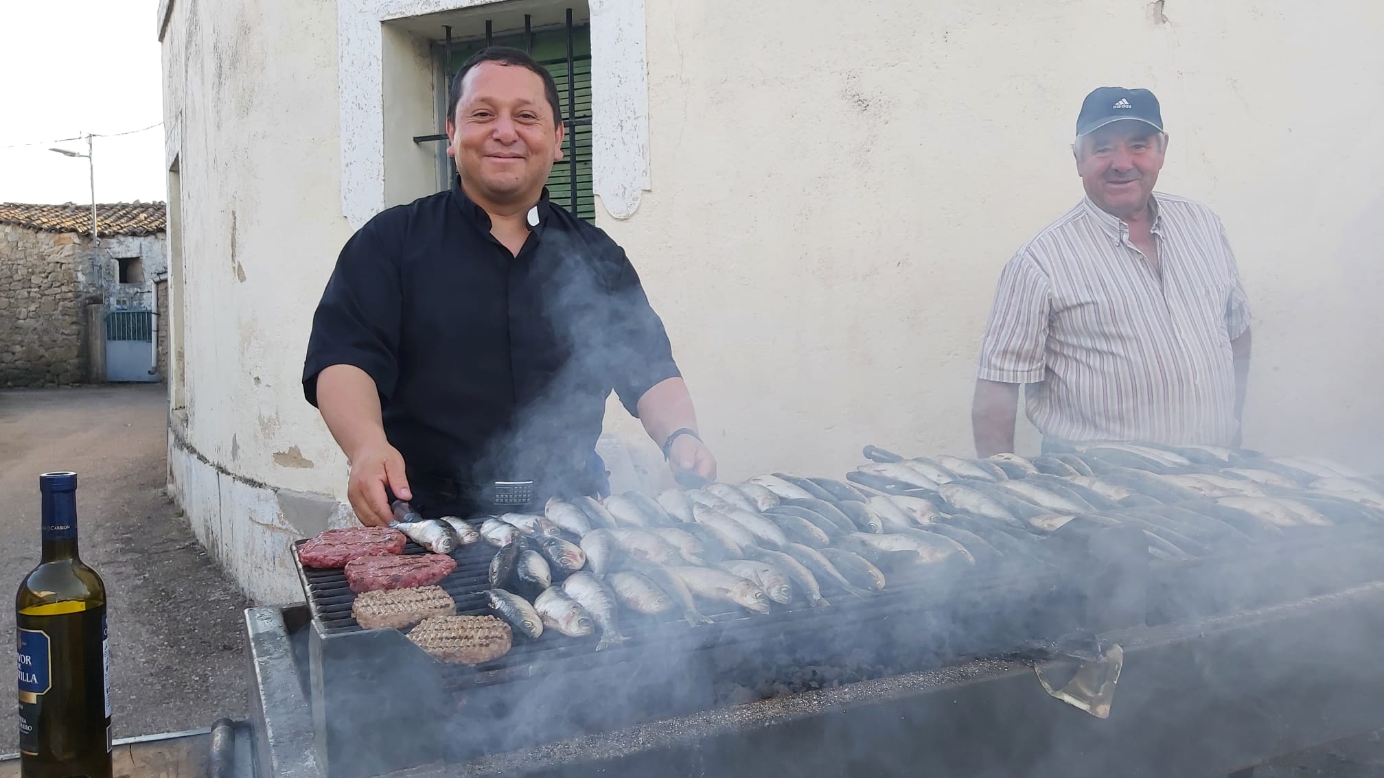 El pueblo de La Alamedilla celebra una sardinada popular para arrancar ...